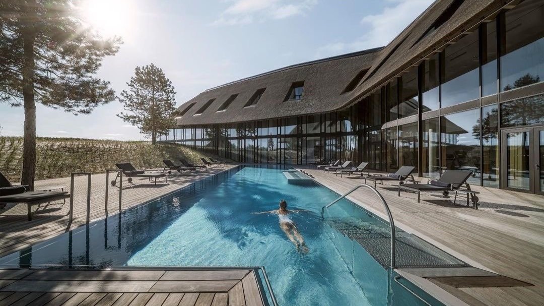 Kovitech chuyên thiết kế và thi công siêu spa luxury